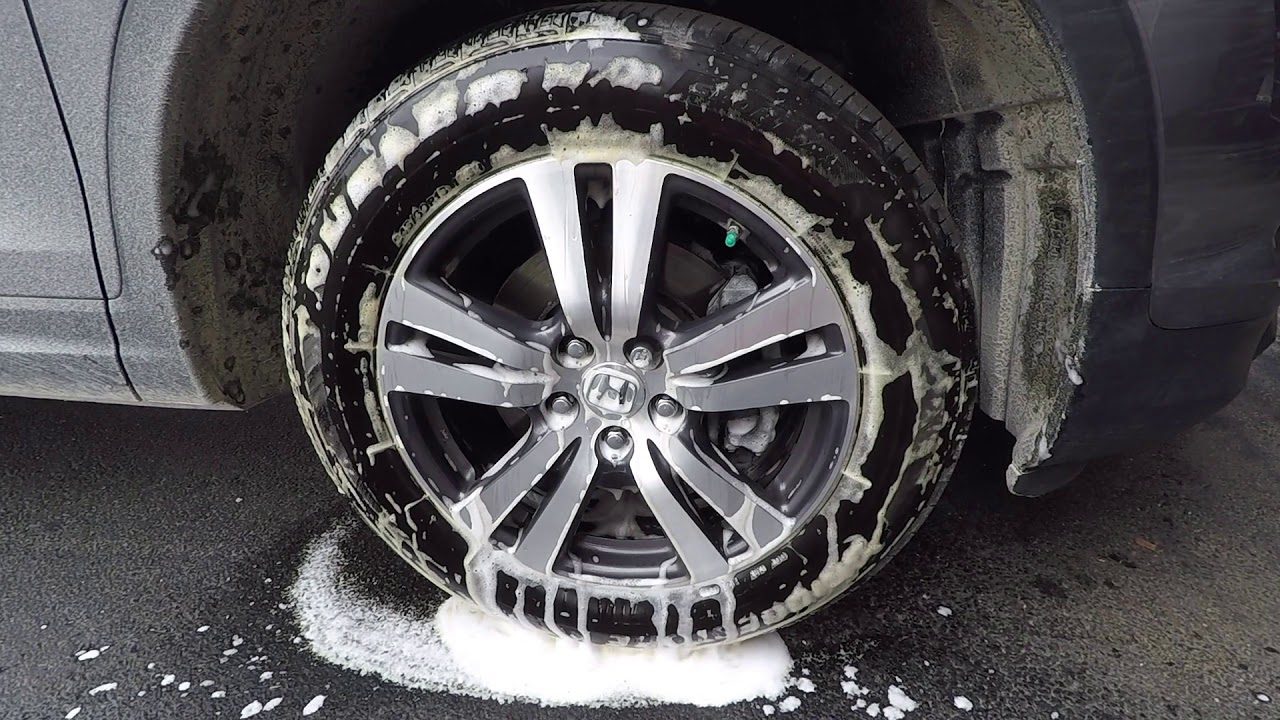Auto Fanatic Wheel Cleaner 12:1 vs Neglected Wheel - YouTube