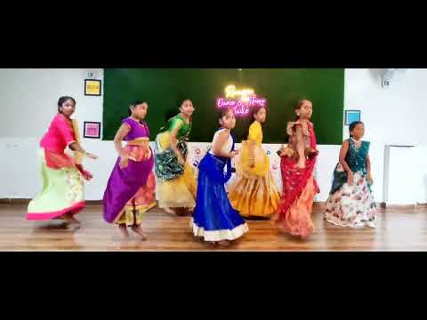 Rowdy Boys ll brundavanam song ll (@Raaga dance& fitness studio girls )