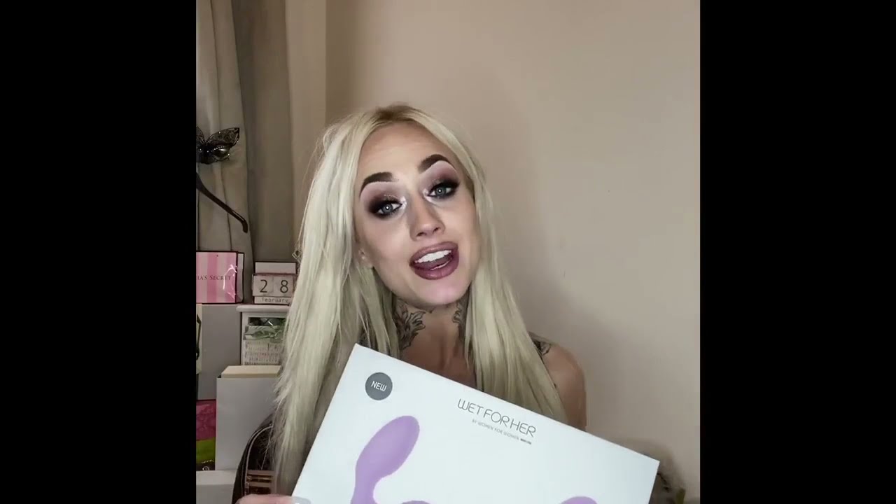 Little Miss Loon tests the Union - YouTube