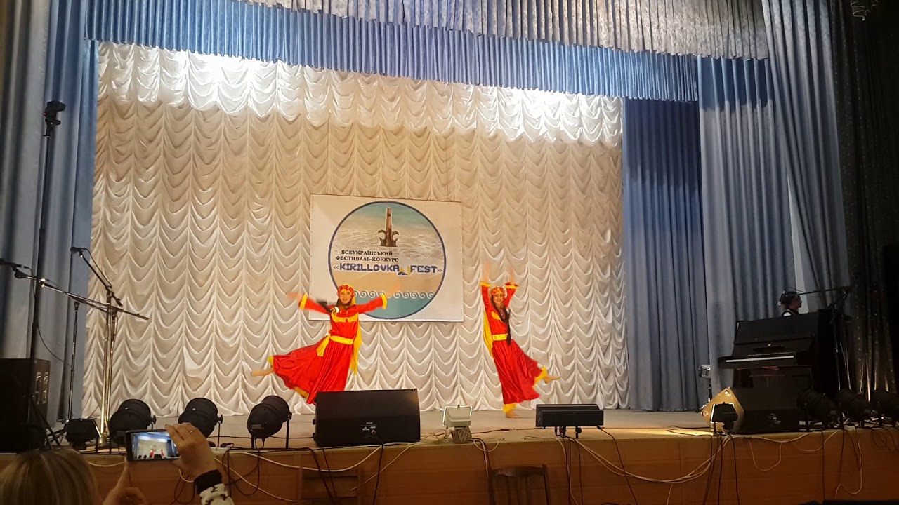 Fallahi dance. Choreographyby Aida Nour. Nagat Sagira "Ama barawa ...