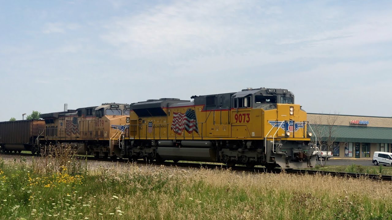 UP 9073 East - YouTube