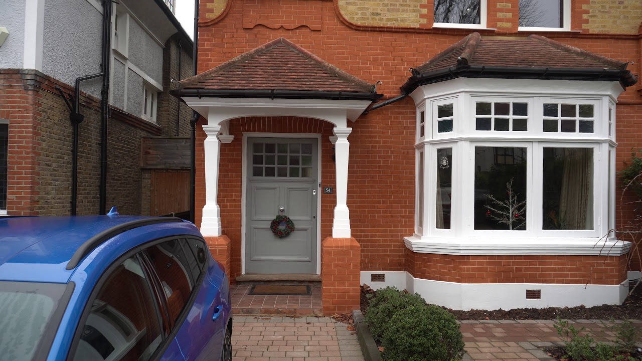 LONDON REPOINTING & RESTORATION LTD, PENNY ROLL POINTING - YouTube