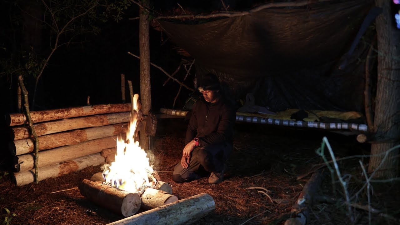 Solo Camping-Learn how to build A Survival Shelter, Bushcraft Camp, DIY ...
