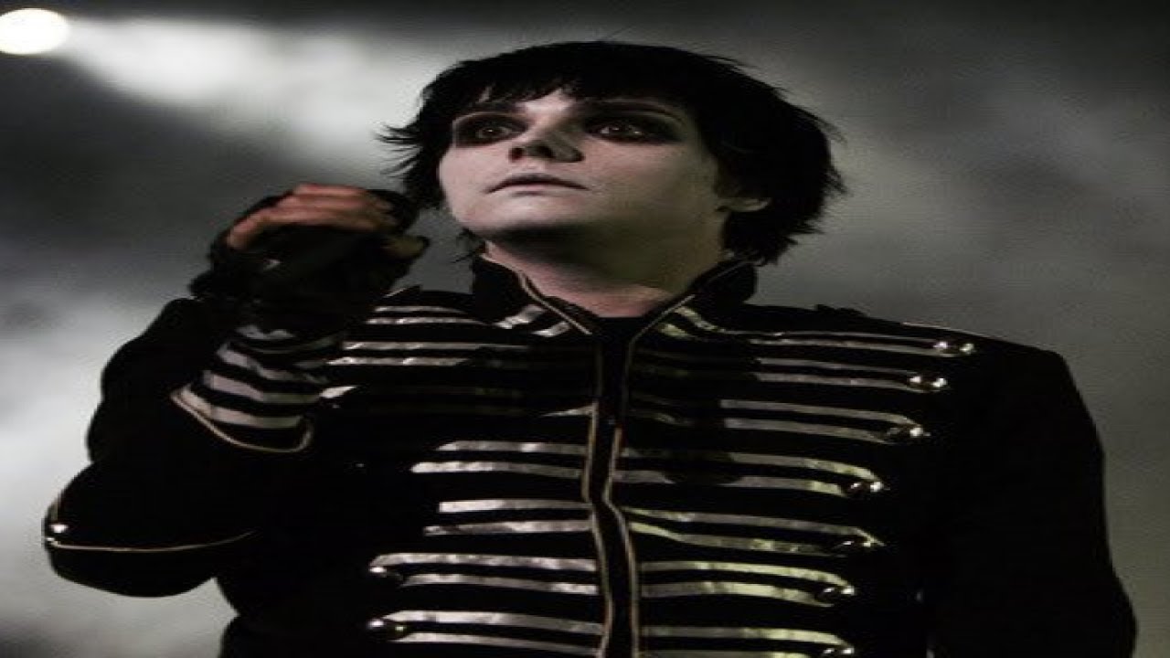 why do I hear emo boss music - YouTube