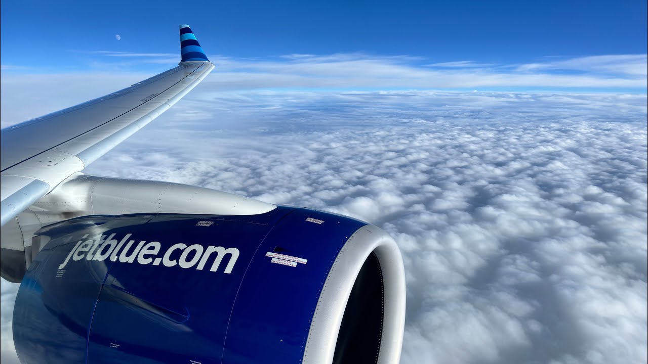 Pratt & Whitney Whale! HEAVY A220 Takeoff from JFK / JetBlue (N3112J ...