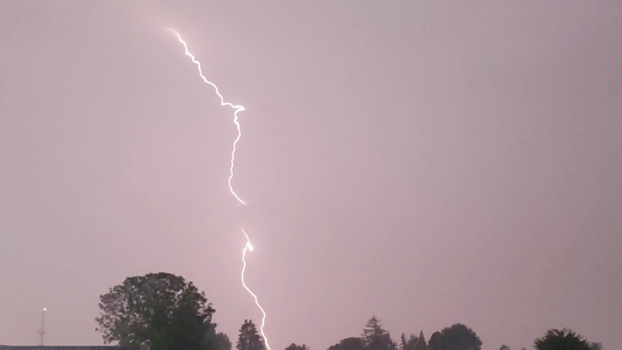 Lightning Strike Salem, Oregon - Sept 18, 2020 - YouTube