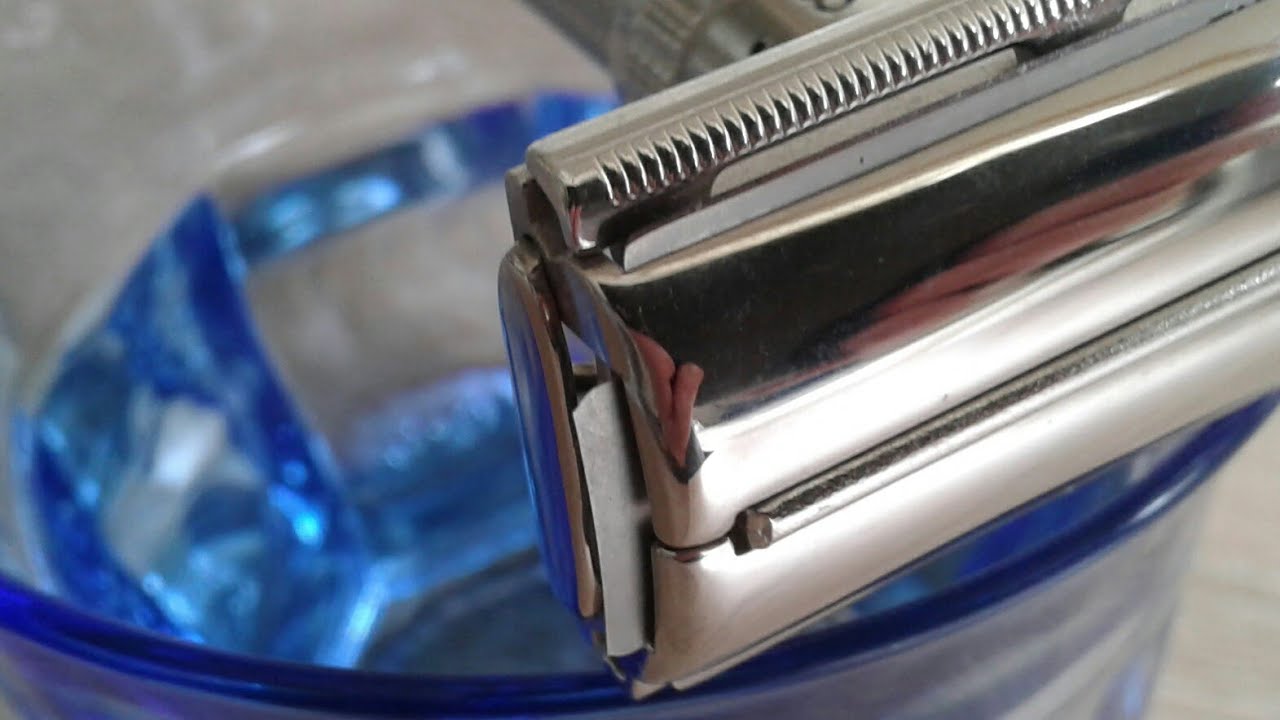Shaving: Protruding Razor Blade Tabs - Do You need to be concerned?🩸🩸 # ...