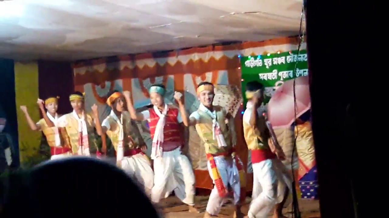 A chetia by gruop dance - YouTube