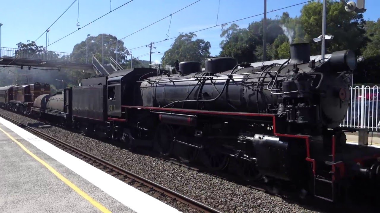 Steam Locos 3642 / 5917 lead 4520 and train at Narara - 11/4/16 - YouTube