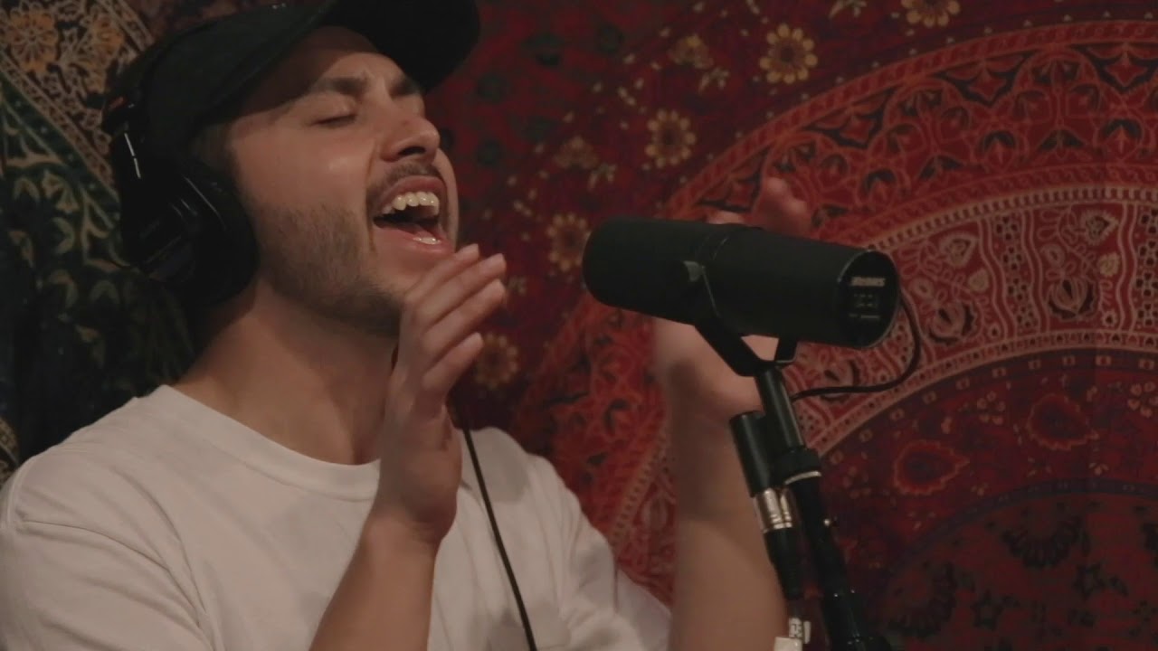 Alon Crooks - Where Do We Go / Aaliyah - Are You That Somebody (Live at ...