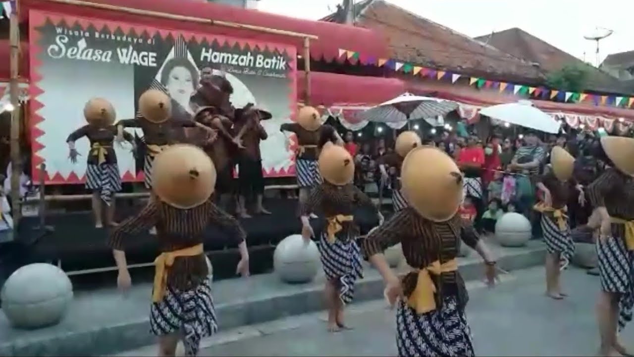 Tari Panen Raya Petani Gunung Merapi - YouTube