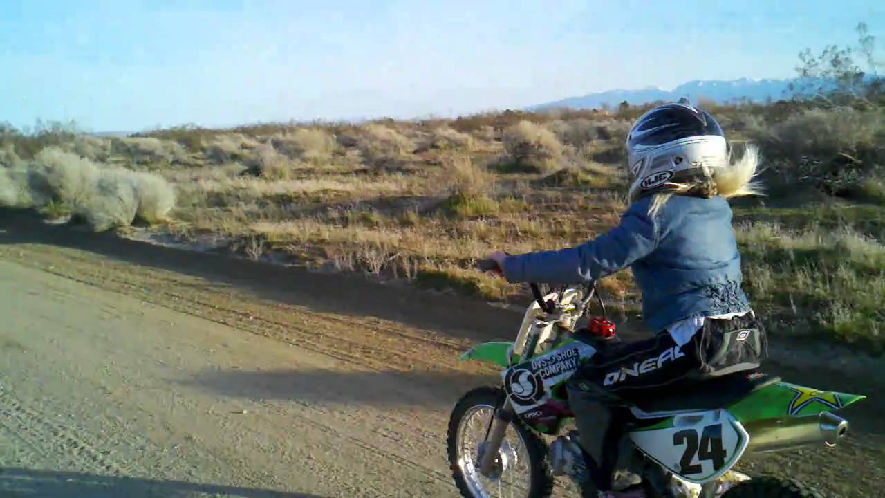 9-year old girl rippin' a KLX 110 - YouTube
