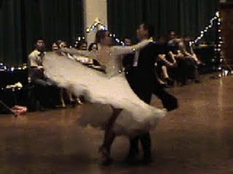 Warren & Elizabeth Dew 2004.08.14 MIT show waltz - YouTube