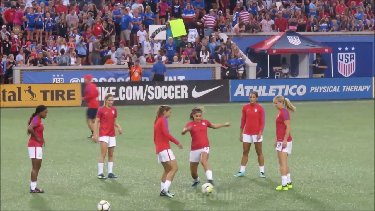 When Alex Morgan's fall makes her teammates laugh during warm up - YouTube