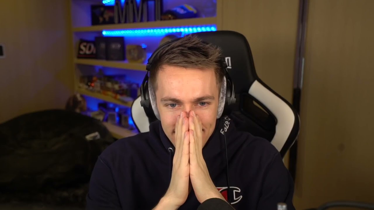 Miniminter Apologises To Behzinga's Mum - YouTube