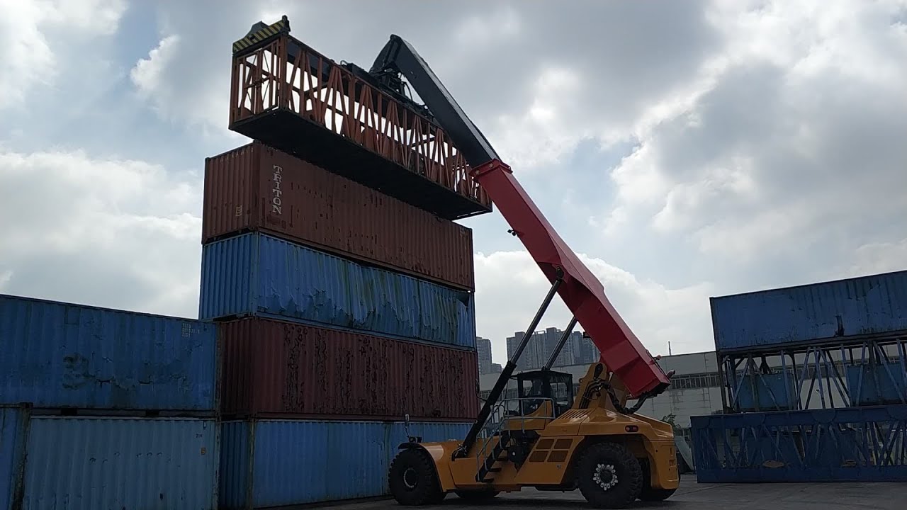 Reach Stacker Operation | Container Handling with Reach Stacker SANY ...