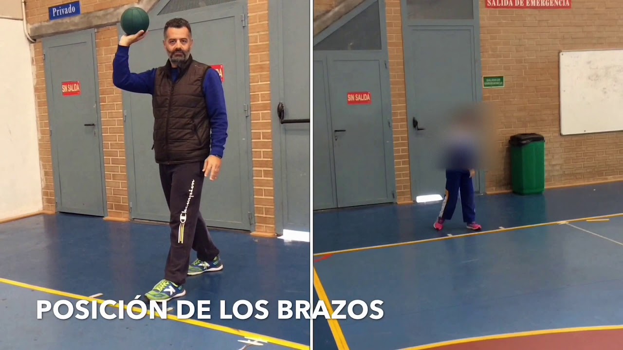 Iniciación al atletismo. Lanzamiento de Peso - YouTube
