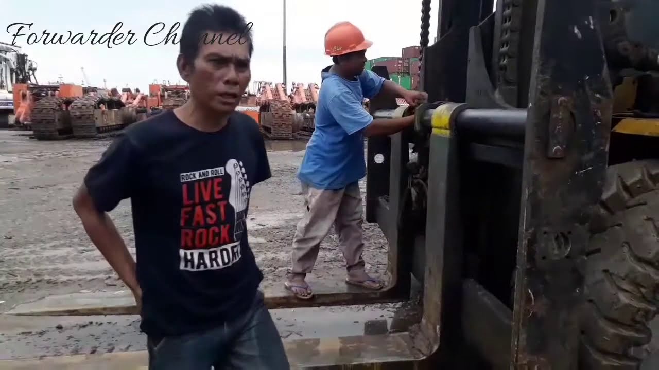 LOADING BESI KONTRUKSI DAN BESI BETON KE KAPAL (Bag #2) - YouTube