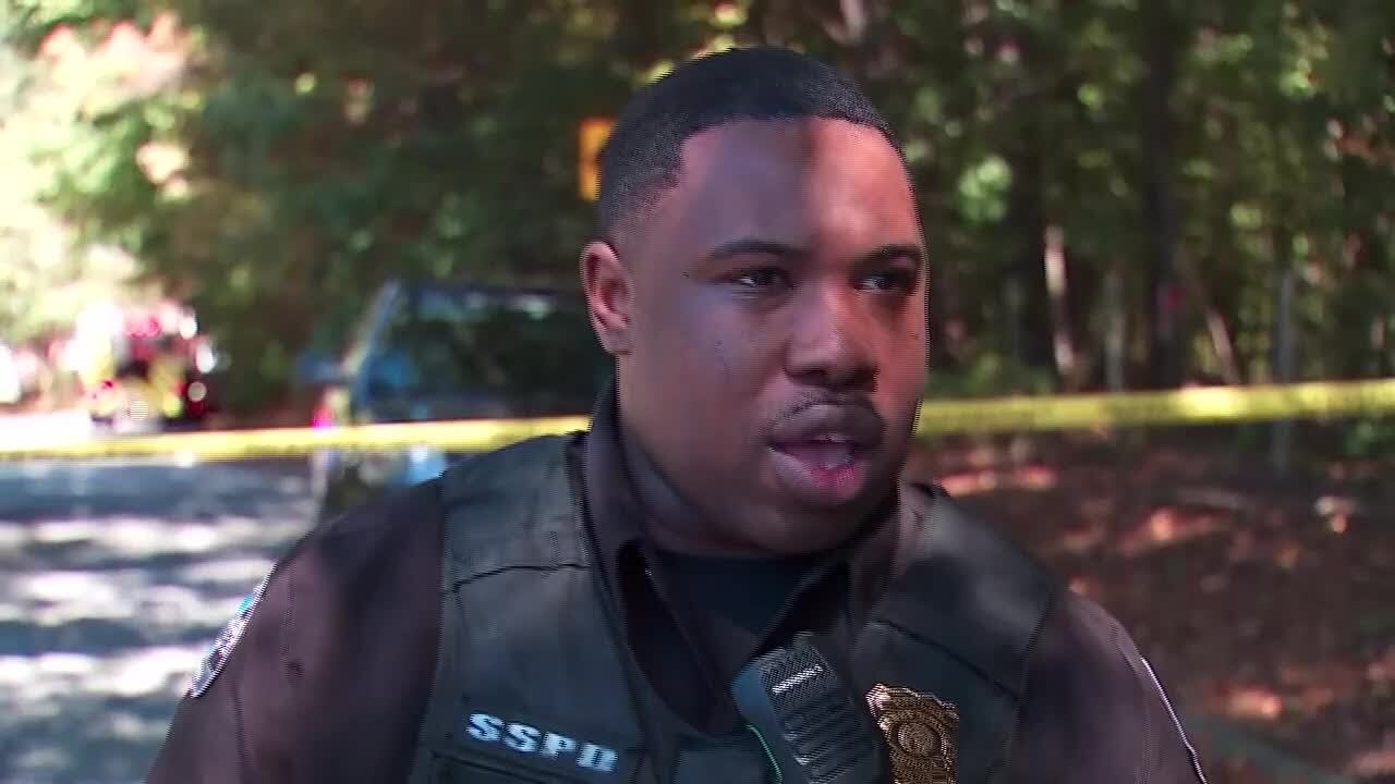 Sandy Springs police give update after officer shot in thumb, gives ...