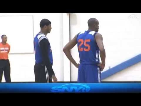 Carmelo Anthony talks Triangle offense - YouTube