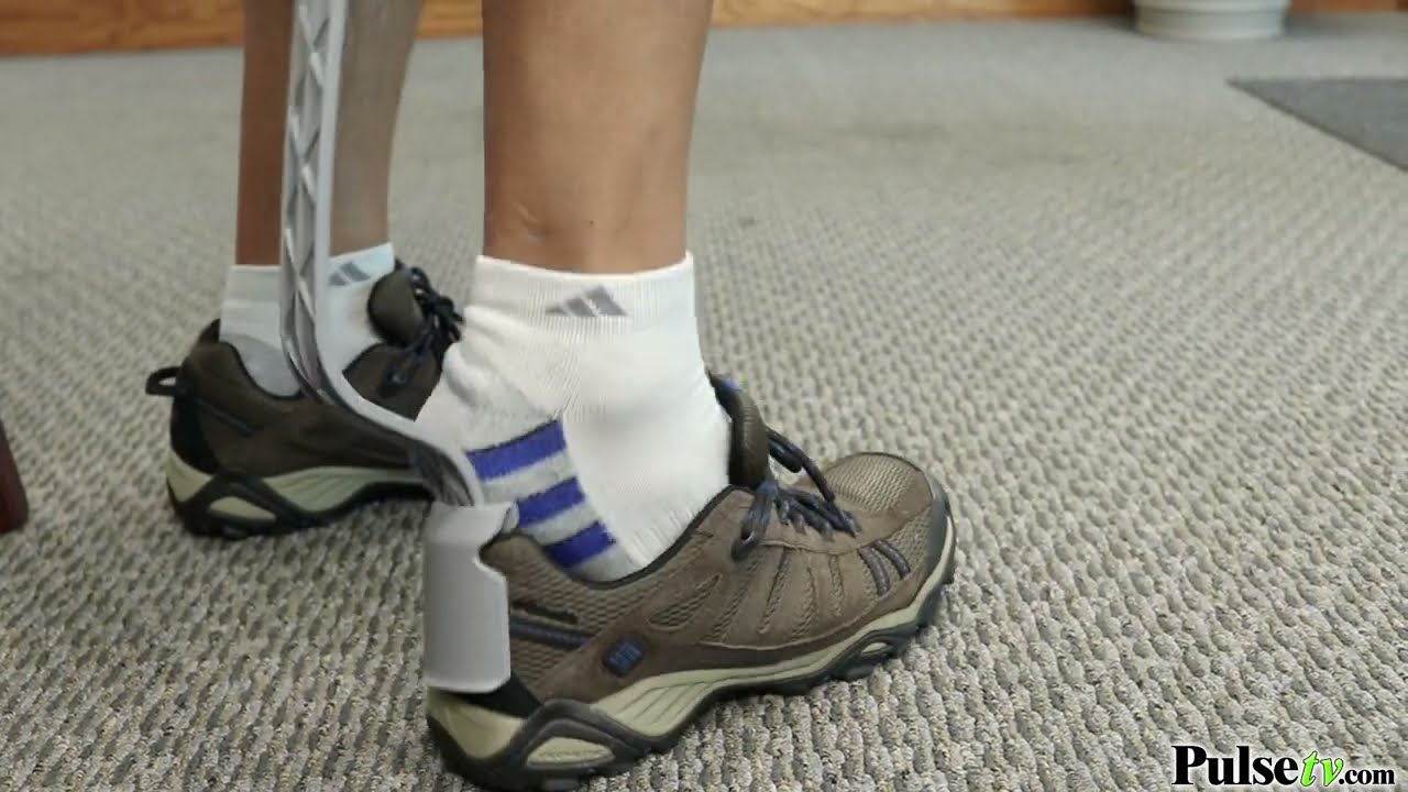 Long Reach Clip-On Shoe Horns - Set of 4 - YouTube