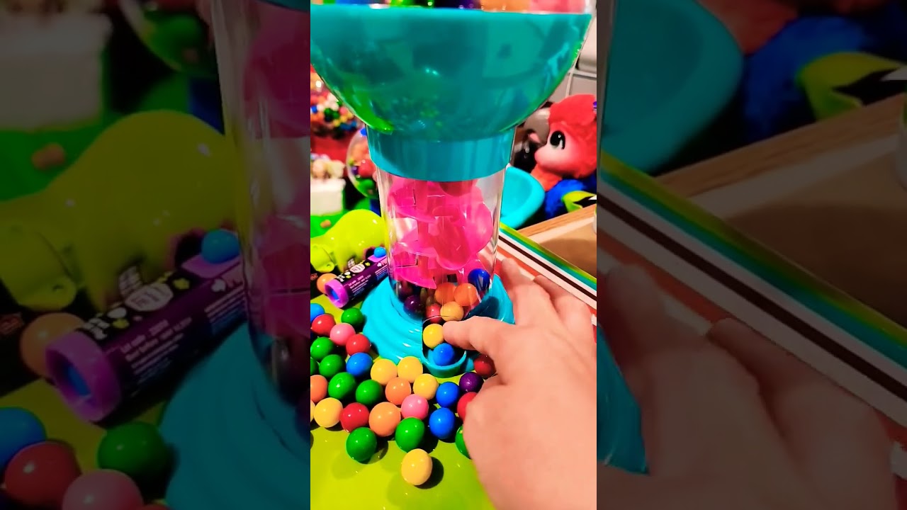 💖CUTE MOST SATISFYING PUSH DOWN DOUBLE BUBBLE SPIRAL GUMBALL CANDY MACHINE #shorts #candy #short ...