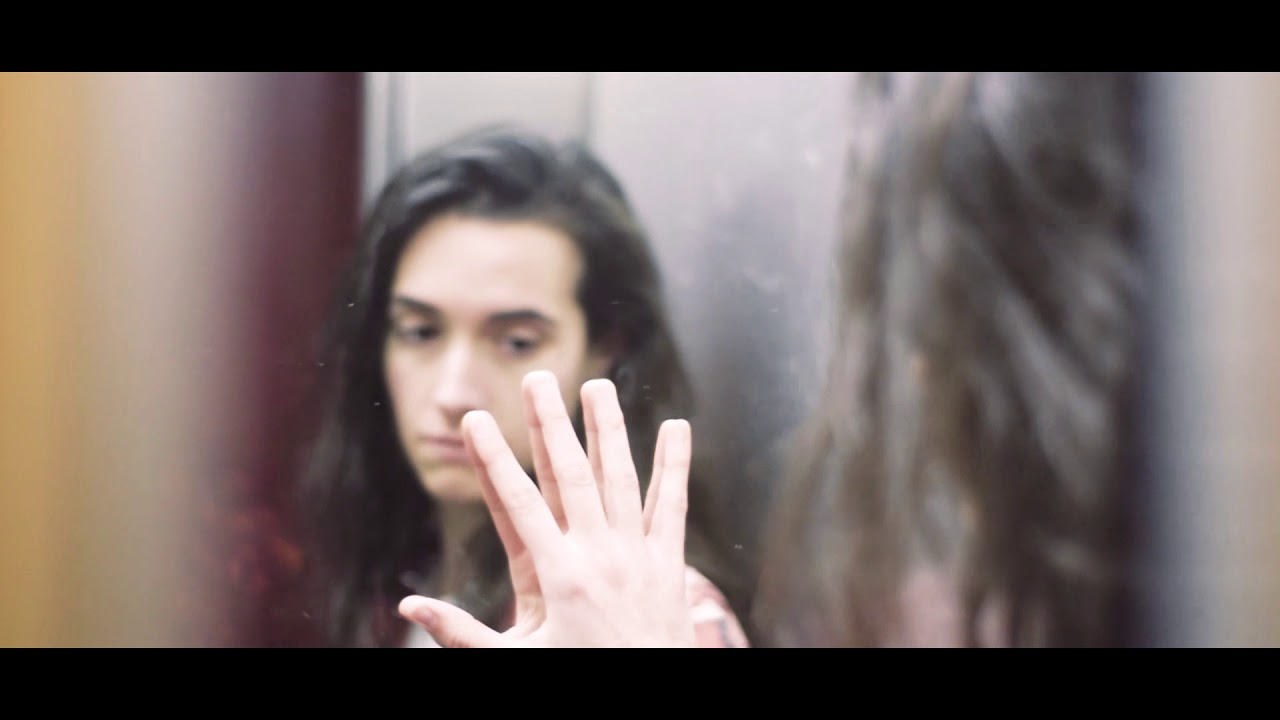 Videoclip - Half·Alive: Arrow - YouTube