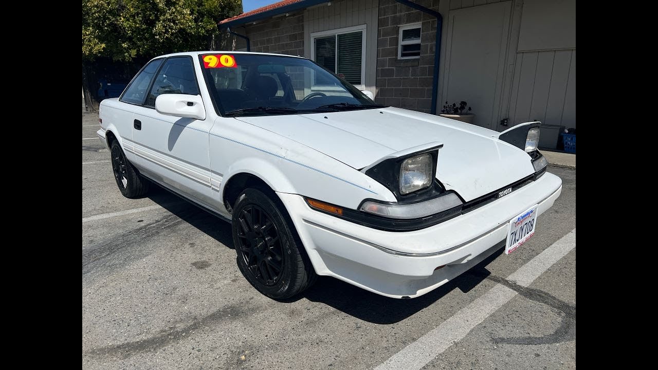 1990 TOYOTA COROLLA SR5 WALK AROUND & START UP - YouTube
