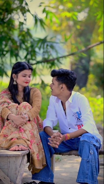 sona cadi key arege piyr me #hindisong - YouTube
