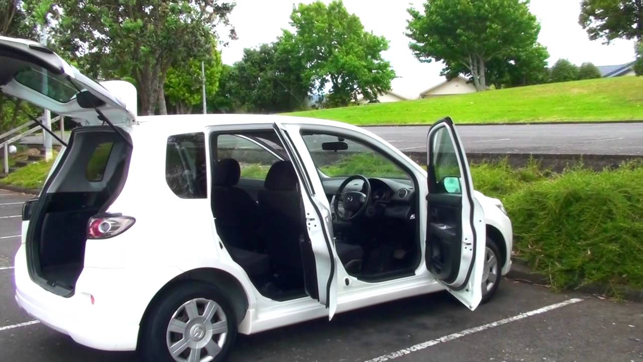 Mazda DEMIO 1.3L AUTO 2006 - YouTube