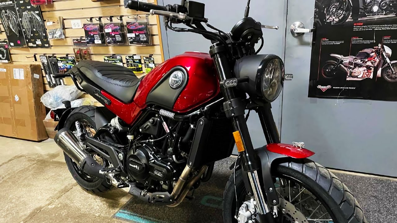Benelli Leoncino 500 Trail Red 2021 ABS - YouTube