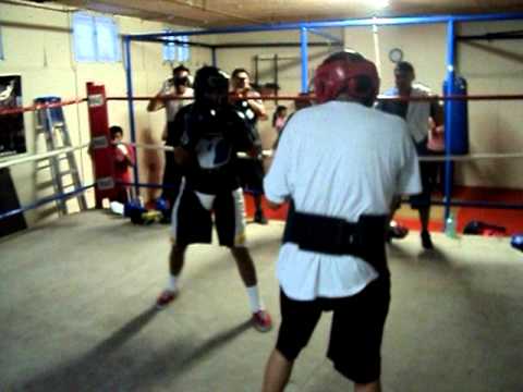 Alex and "Los Reyes" boxing gym - YouTube