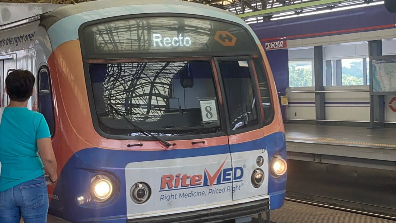 🇵🇭 DoTr: LRTA 2000 Class [8] leaving Araneta-Cubao - YouTube