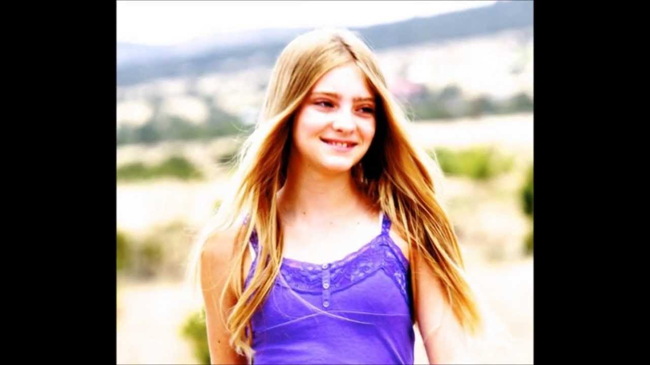 Willow Shields (Primrose Everdeen)// Baby - YouTube
