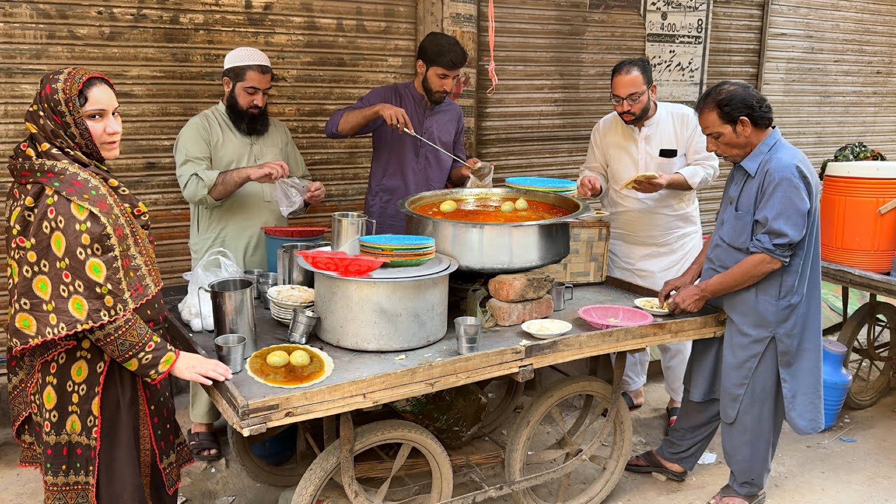 70/- Rs PAKISTANI 60 YEAR'S OLD CHANAY 😍 EGG CHANA | BEST AUTHENTIC ...