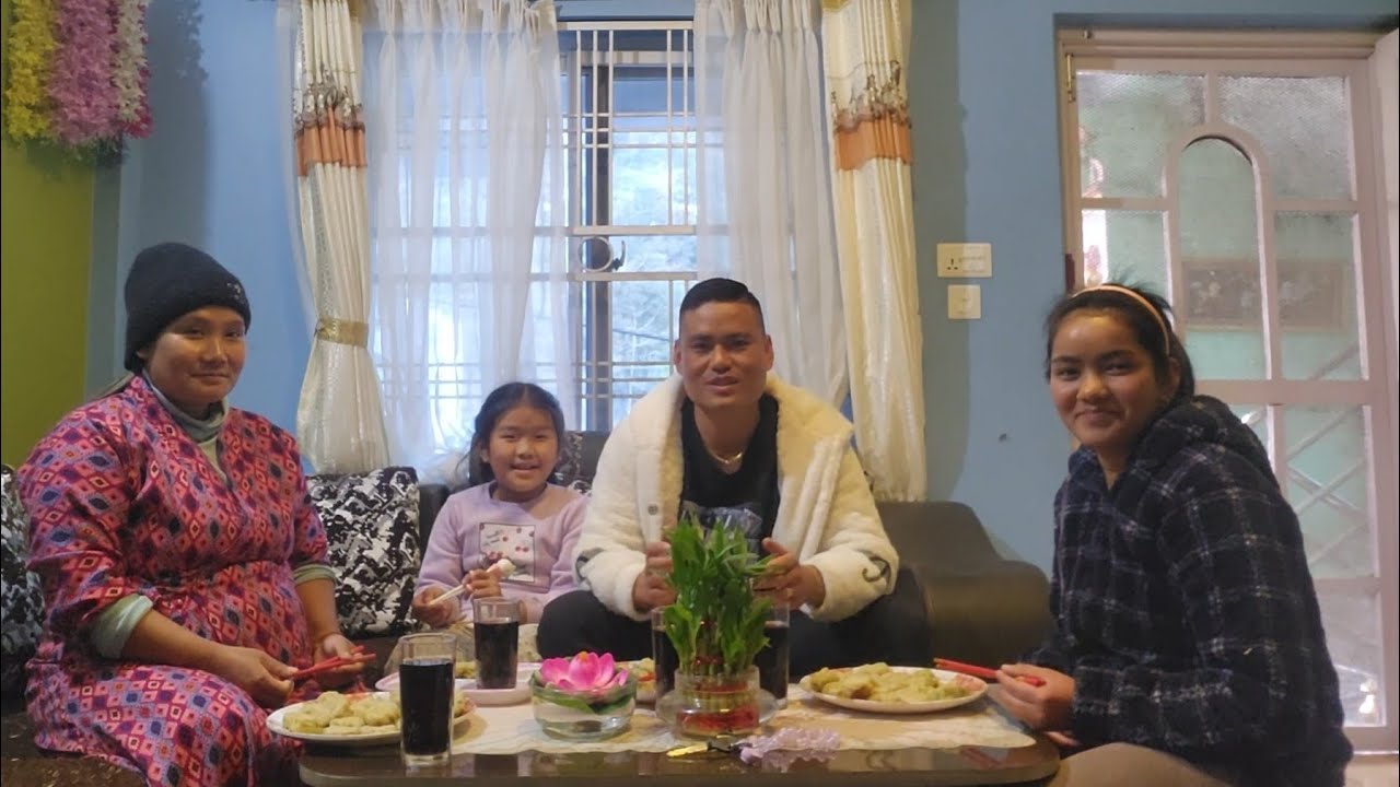 Home made MoMo& MoMo challenge with my beautiful family. - YouTube