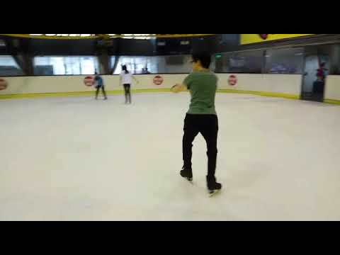 Week 17 - learning axel jump with entrance (30 yrs old adult) - YouTube