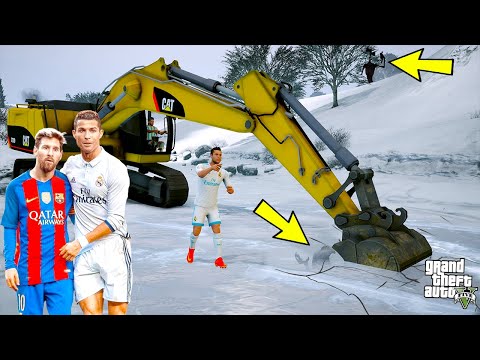 RONALDO VE MESSİ KEPÇEYLE BUZUN ALTINDAKİ YARATIĞI ÇIKARIYOR! - GTA 5
