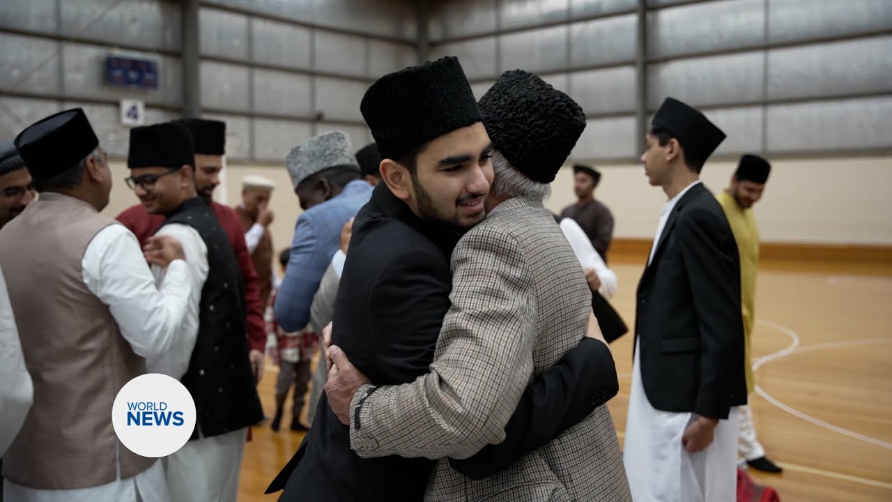 Ahmadi Muslims in Australia celebrate Eid-ul-Fitr - YouTube