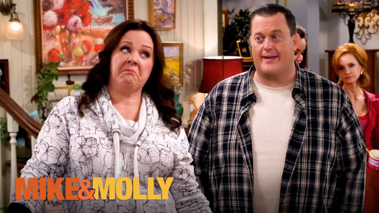 Mike Lies About His Step Counter | Mike & Molly - YouTube