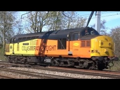 Colas Light Loco Moves At Tilehurst - YouTube