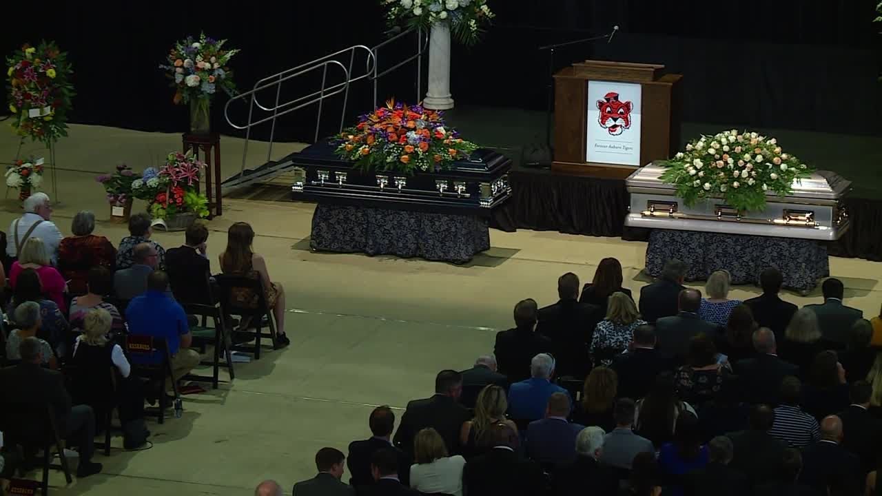 Funeral for Paula and Rod Bramblett at Auburn Arena - YouTube