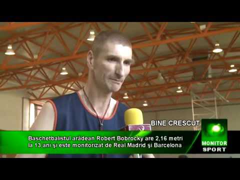 Robert Bobroczkyi 7'6'' Compilation 2017 - YouTube
