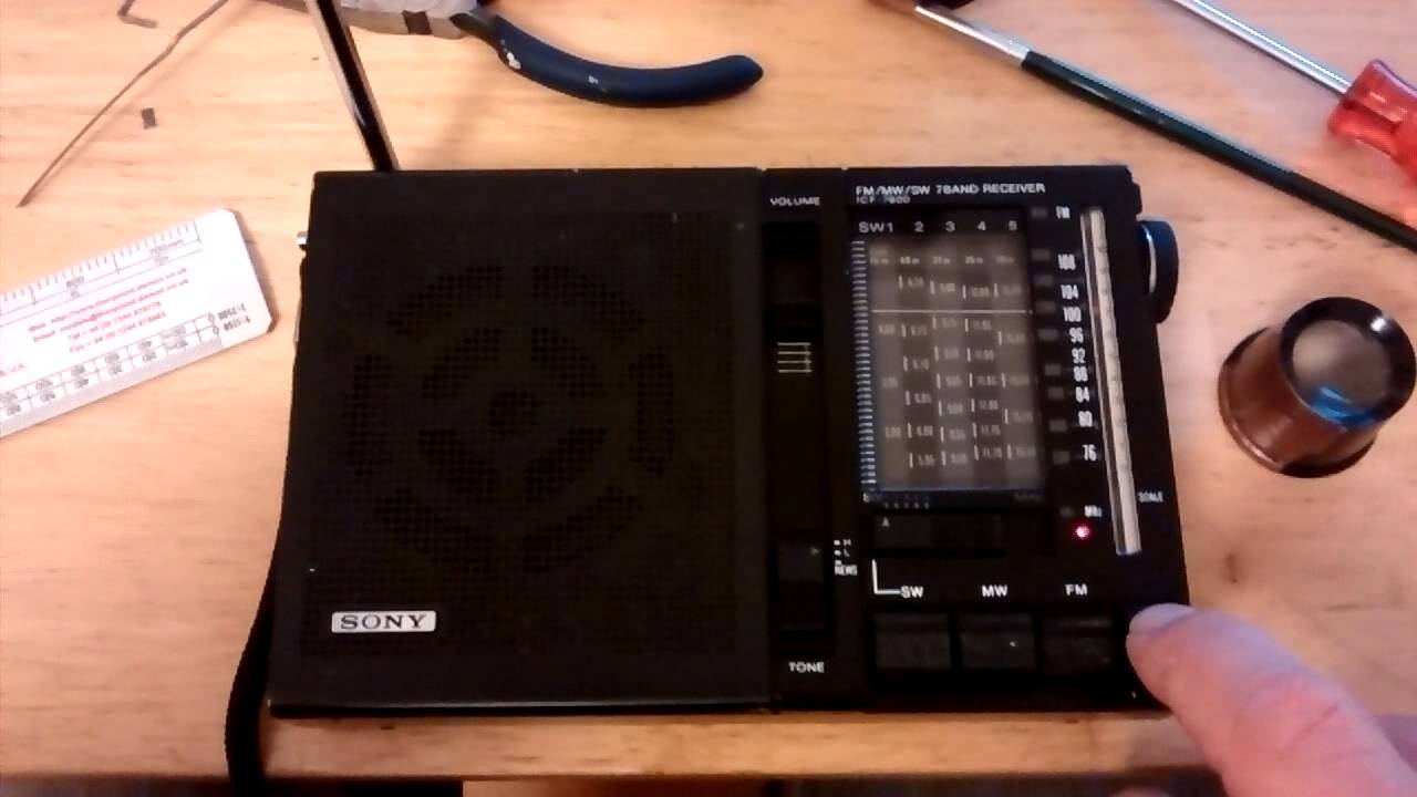Sony ICF-7600 - YouTube
