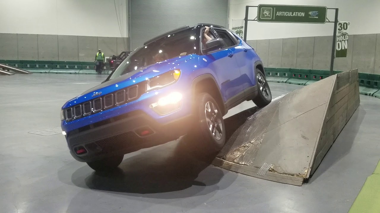 Jeep indoor off-road test track at the international Autoshow. - YouTube
