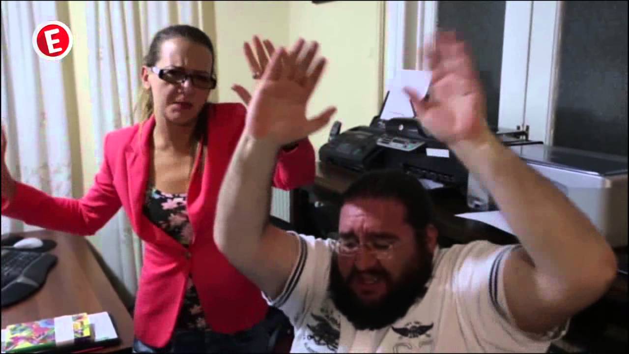ΕΦΟΔΟΣ ΤΟΥ ΗΛΙΑ ΨΙΝΑΚΗ ΣΕ ΓΡΑΦΕΙΟ ΤΟΥ ΔΗΜΟΥ ΜΑΡΑΘΩΝΑ - YouTube
