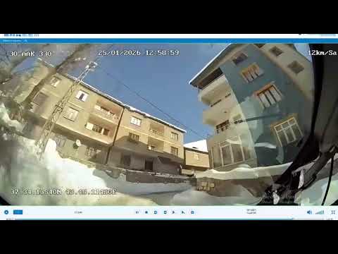 Kızakla kayan çocuk otobüsün altında kaldı