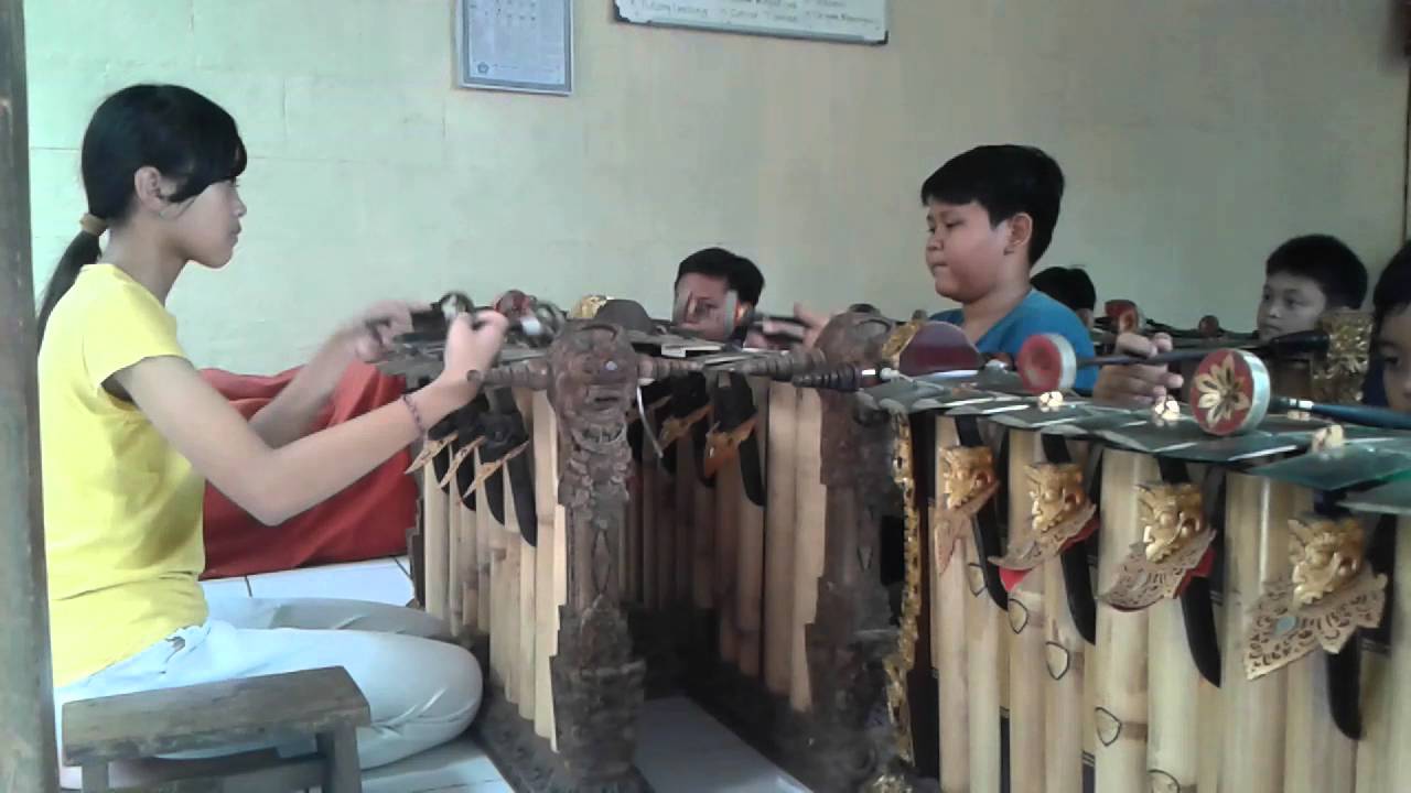Belajar Gambelan Gender Bali - YouTube