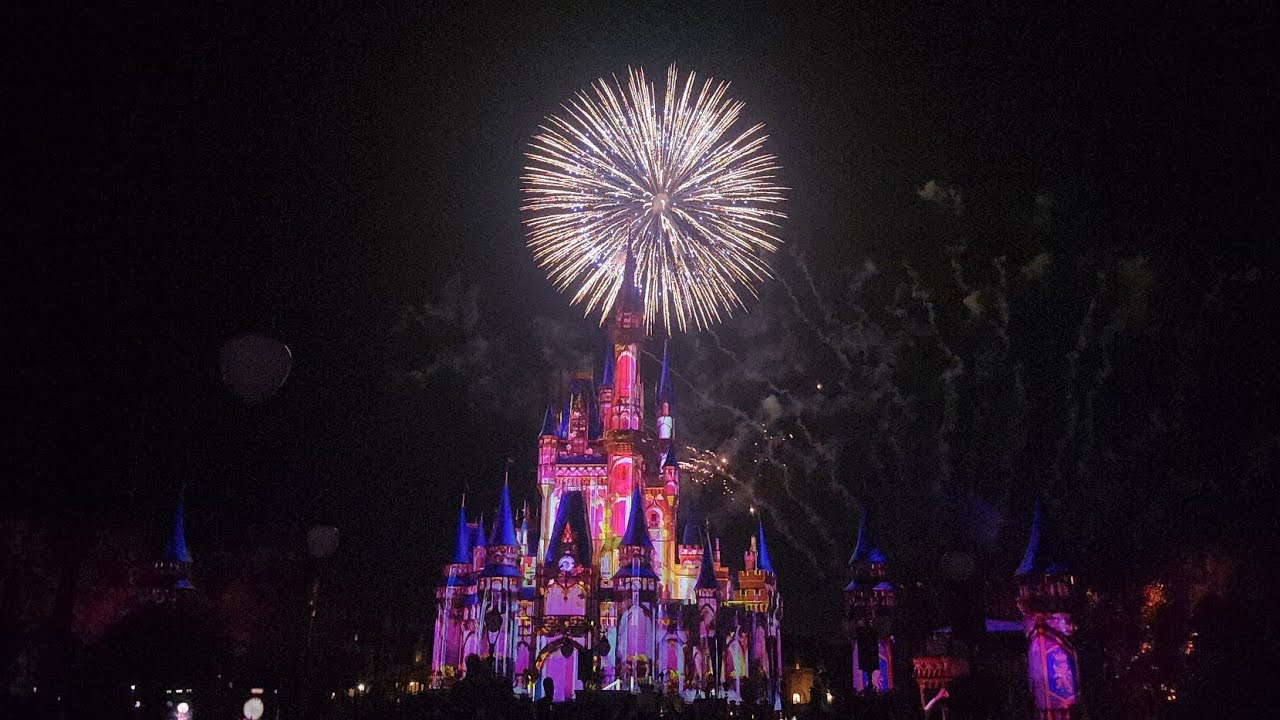 Disney's Magic Kingdom's Fireworks - YouTube