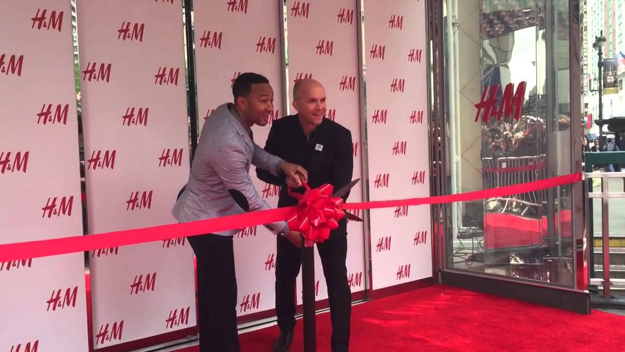 John Legend at the H&M Herald Square Opening - YouTube